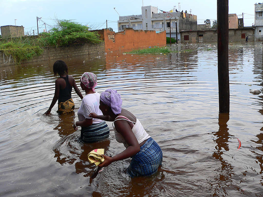 Weathering the Storm: Extreme weather events and climate change in ...