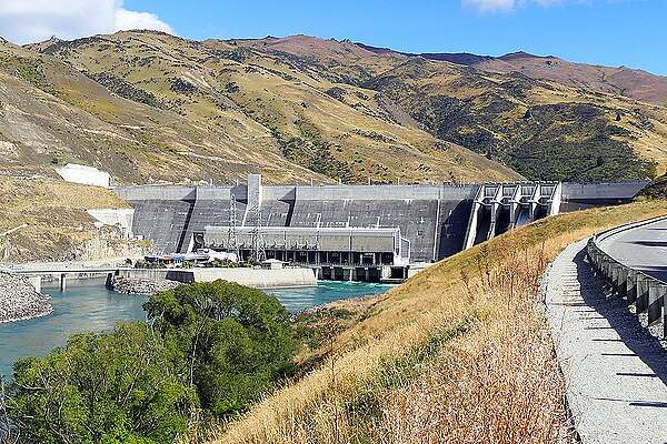 NZ’s electricity market is a mess. Rolling out rooftop solar would ...