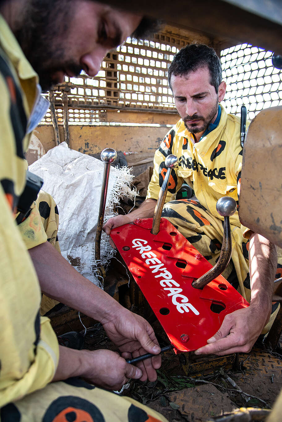 Fundación Greenpeace Argentina | Activistas de Greenpeace bloquearon ...