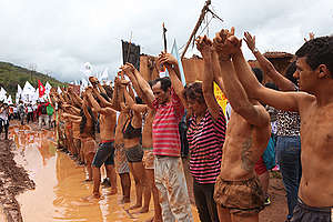 Cinco anos de lama e luta - Greenpeace Brasil