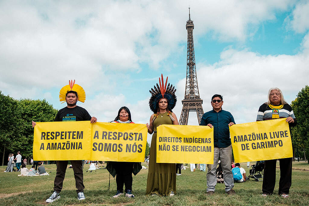 Lideranças indígenas e Greenpeace Brasil desembarcam na Europa para ...