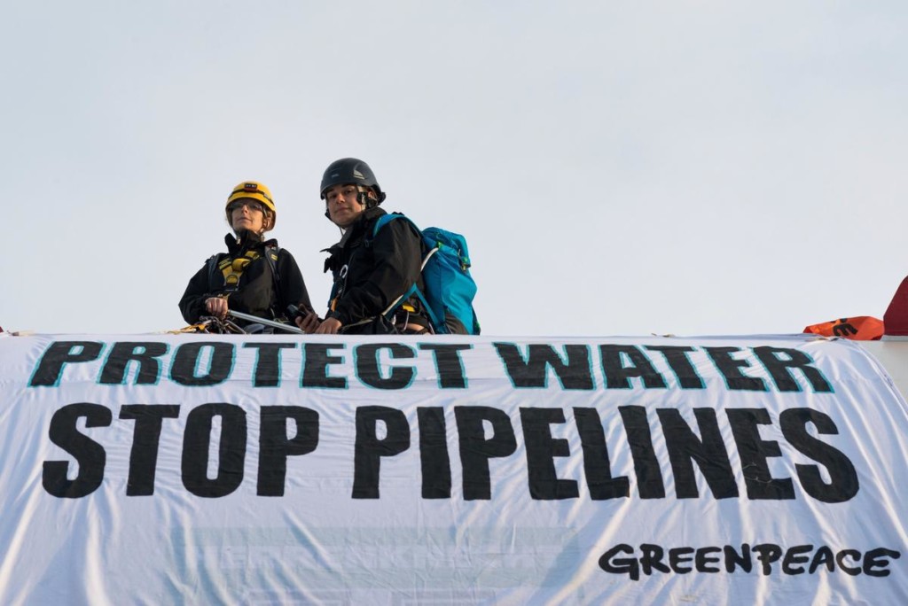 Protesting peacefully, to change the world - Greenpeace Canada