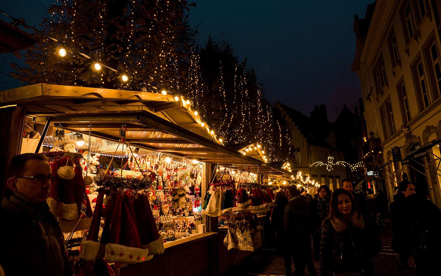 How to Reduce Holiday Waste: 50+ Eco-friendly Tips - Greenpeace Canada
