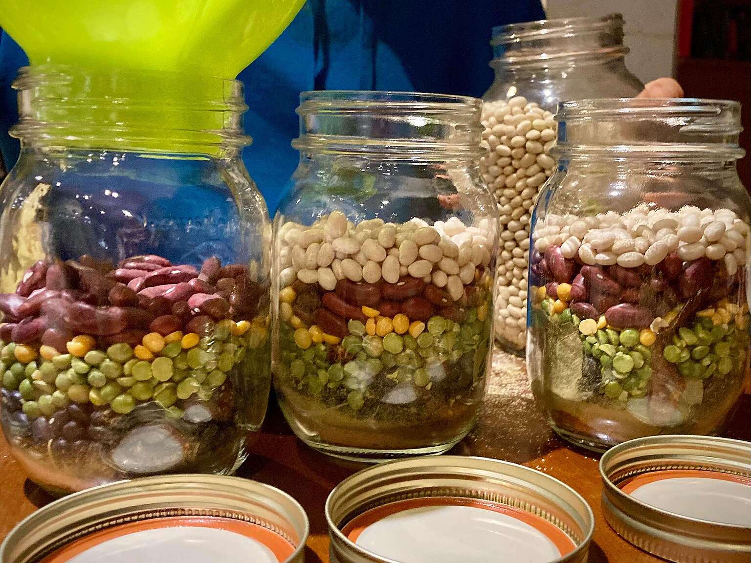 How to Reduce Holiday Waste: 50+ Eco-friendly Tips - Greenpeace Canada