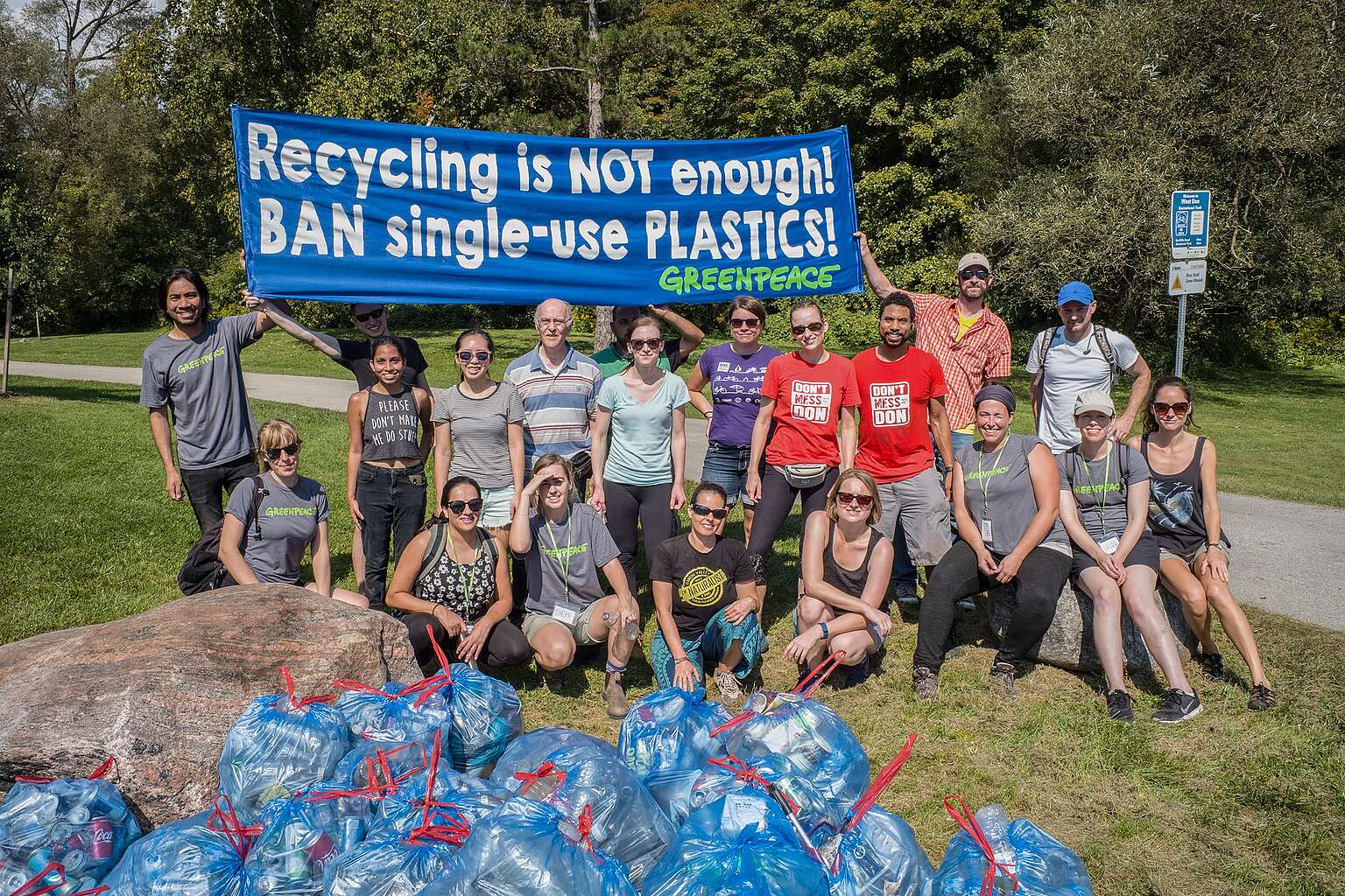 What’s the solution to the world’s plastic problem? - Greenpeace Canada
