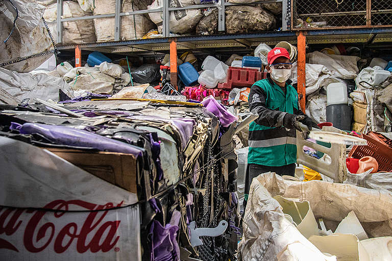 Crisis en gestión de residuos: un estilo de vida insostenible - Greenpeace Colombia