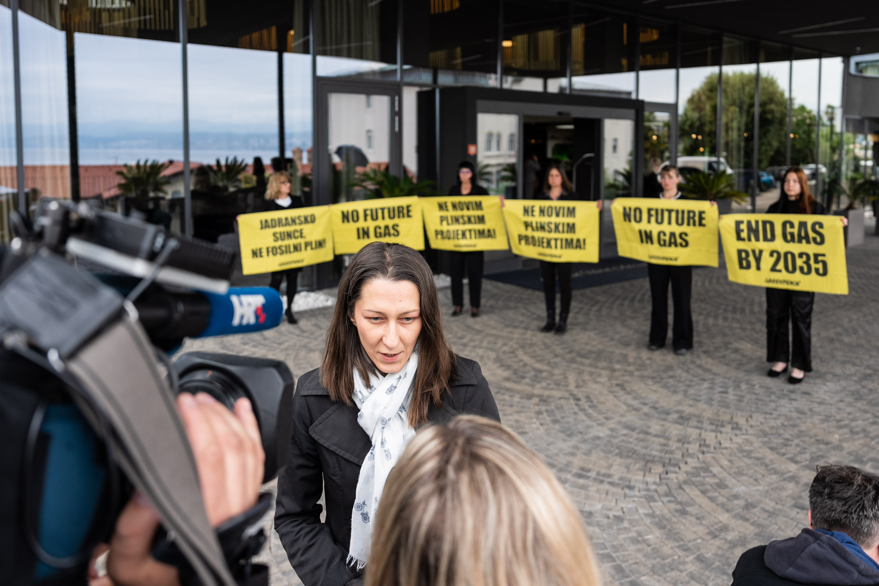 Greenpeace u Opatiji prozvao ministra Filipovića i fosilnu industriju ...