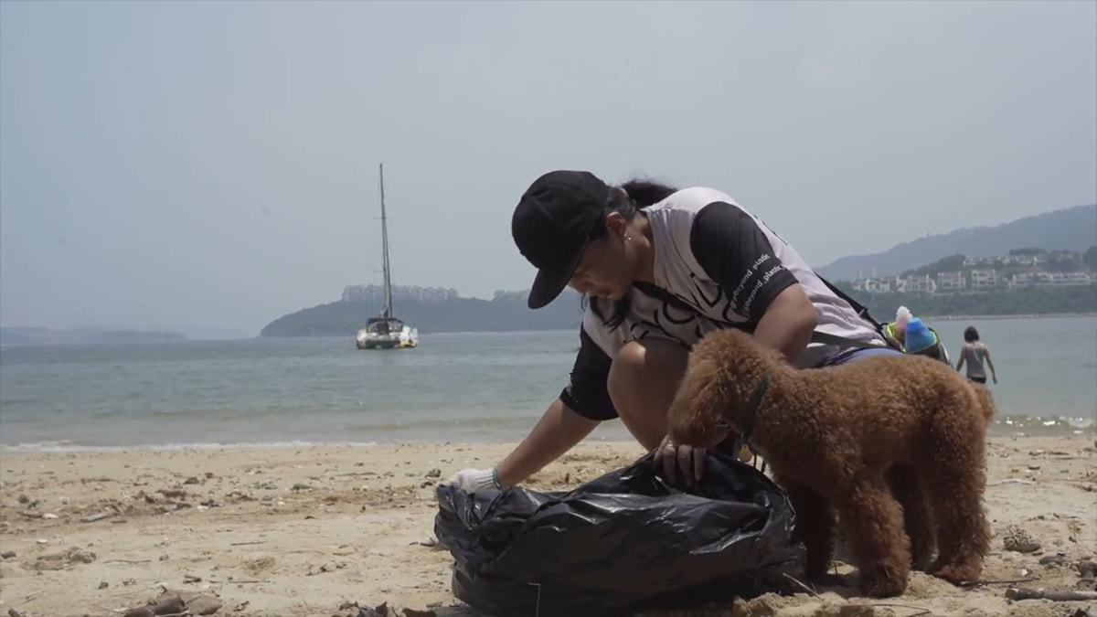 Filipino Domestic Helpers Go Beach Cleaning on Holidays: Hong Kong is ...