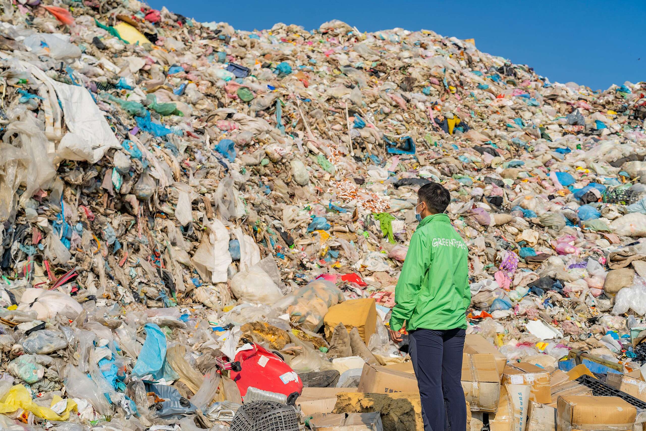 Greenpeace Urges the Taiwan Government to Resolve the Garbage Crisis ...