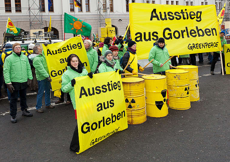 Tschüss, Atomkraft: the end of nuclear power in Germany - Greenpeace ...
