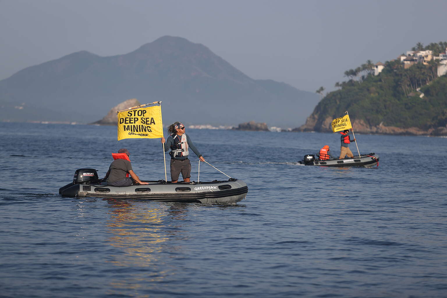Greenpeace sube al barco minero Hidden Gem para señalar públicamente ... Greenpeace sube al barco minero Hidden Gem para señalar públicamente ...