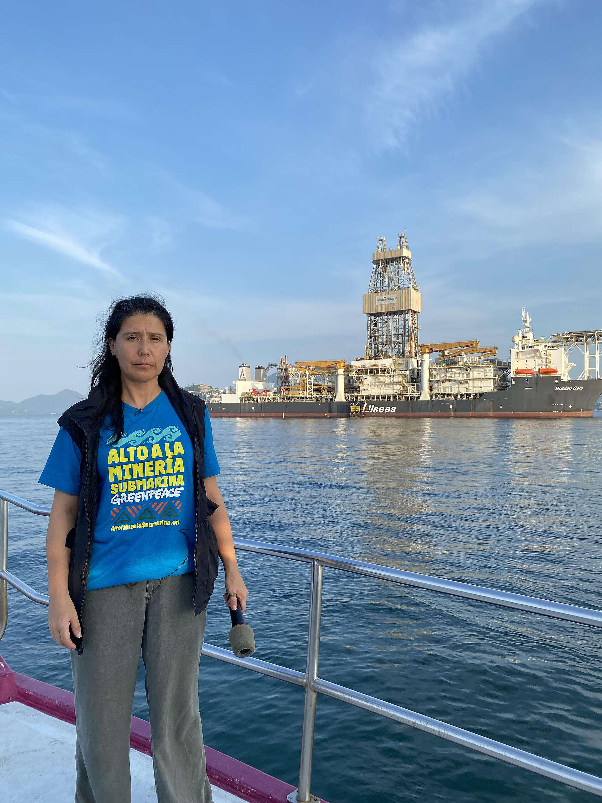 Greenpeace sube al barco minero Hidden Gem para señalar públicamente ... Greenpeace sube al barco minero Hidden Gem para señalar públicamente ...