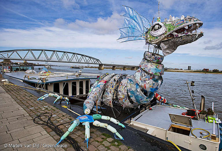 Plastic wordt massaal gedumpt in andere landen | Greenpeace Nederland ...