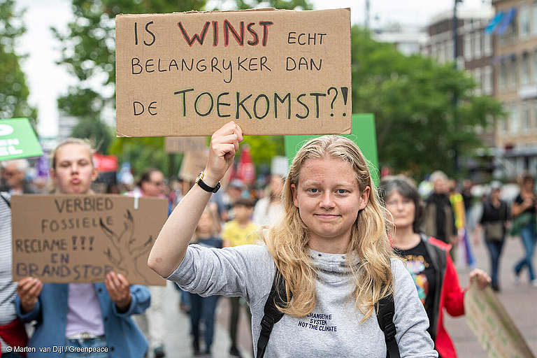 Deze dappere actievoerders bezetten een varend Shell-platform ...