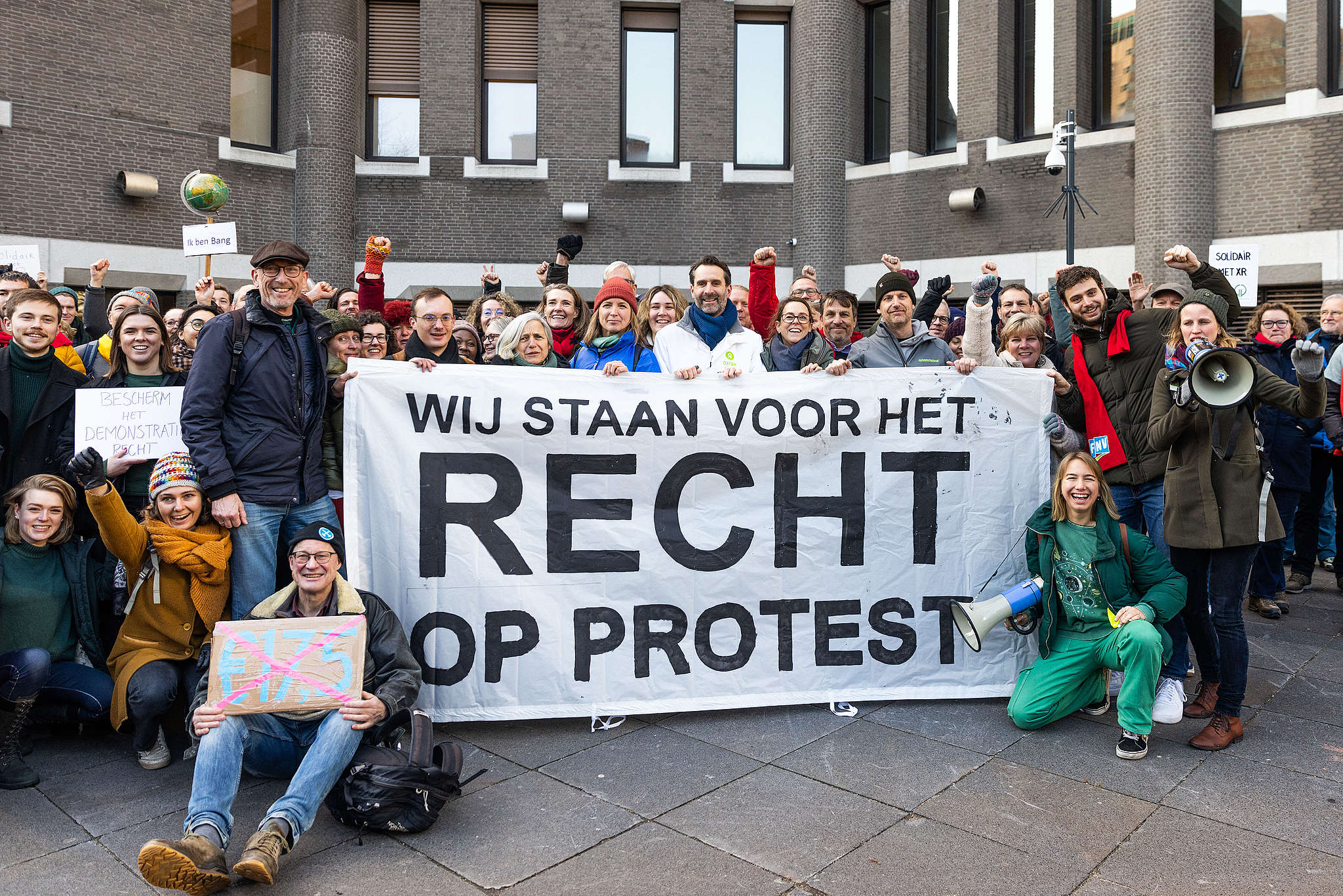 Bijna vijftig directeuren verdedigen recht op protest tijdens ...