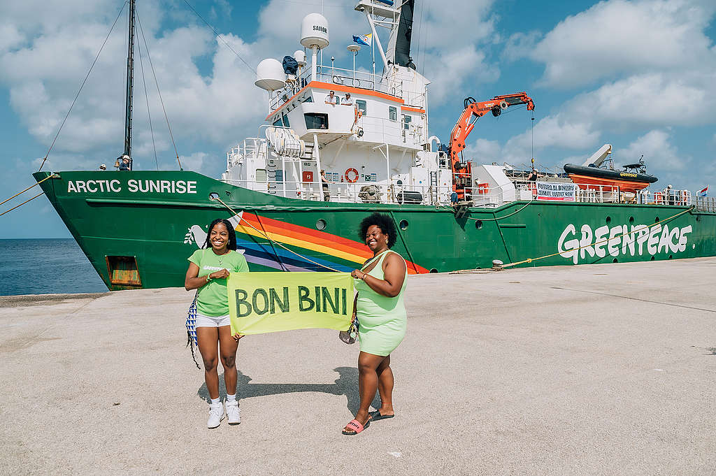 Bonaire ontvangt voor het eerst Greenpeace-schip - Greenpeace Nederland Bonaire ontvangt voor het eerst Greenpeace-schip - Greenpeace Nederland
