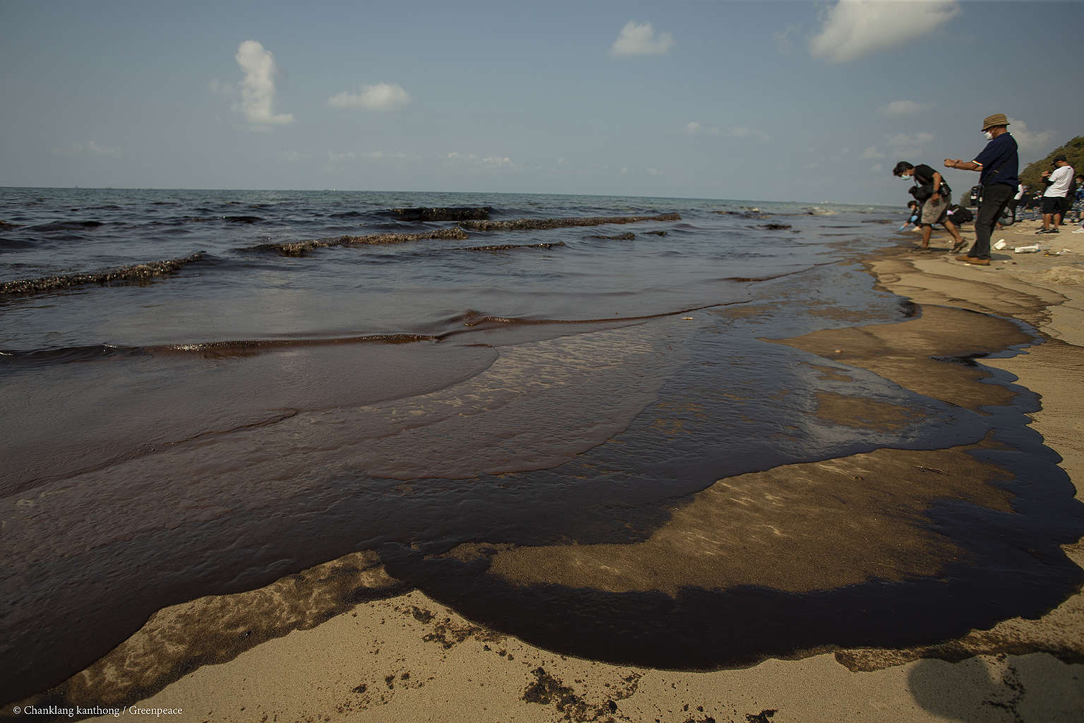 Oil Pollution at Sea: The Fossil Fuel Industry’s Liability - Greenpeace ...