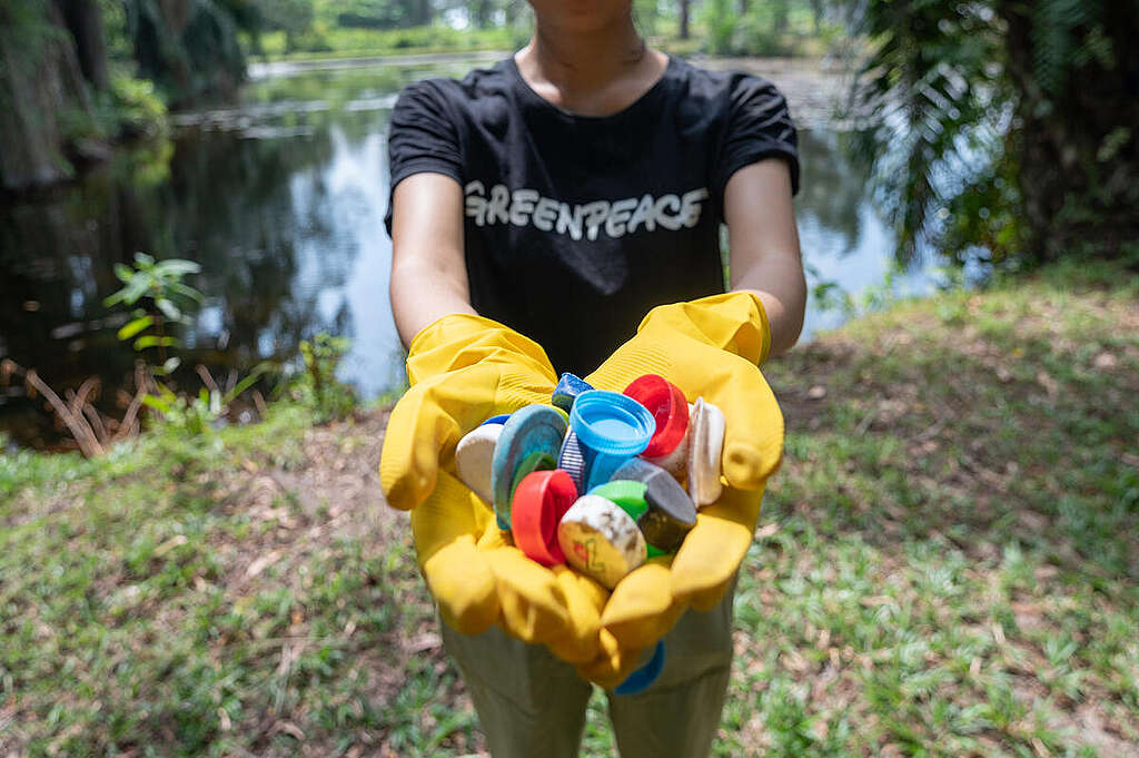 Fighting Plastic Pollution - Greenpeace - Greenpeace
