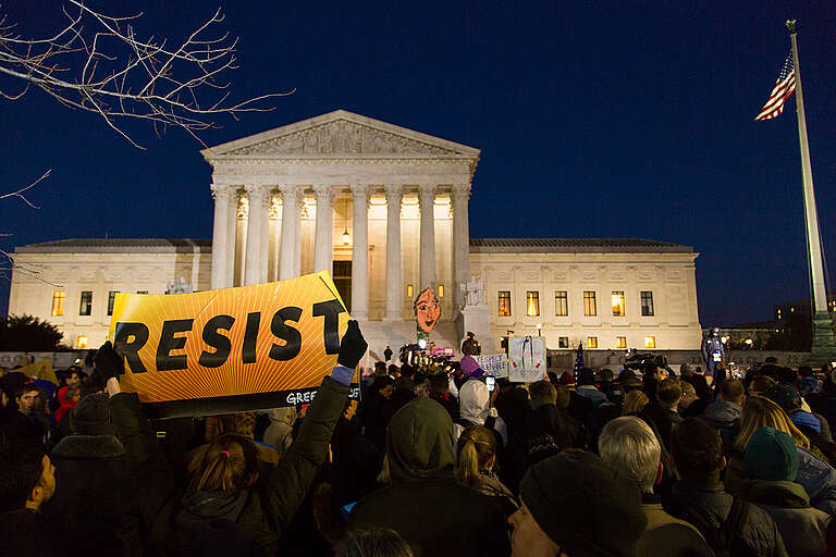 Protest safety tips from Greenpeace - Greenpeace - Greenpeace